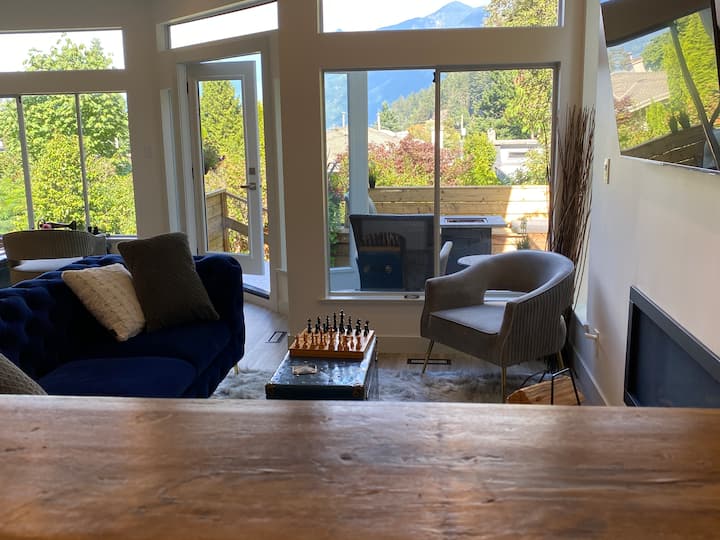 Your Getaway To Ocean & Nature - West Vancouver