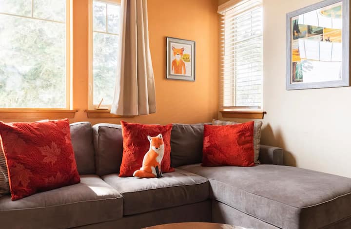 Whispering Pines Lodge-hot Tub + Forest Views - June Lake, CA