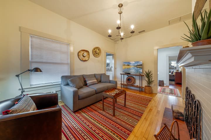 Charmer | 3 Blocks From Uofa | 1 Br 1 Ba | Sleep 3 - Tucson, AZ