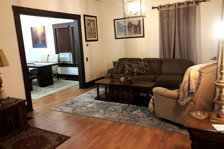 Perfect Getaway Downtown Findlay - Van Buren State Park, Van Buren