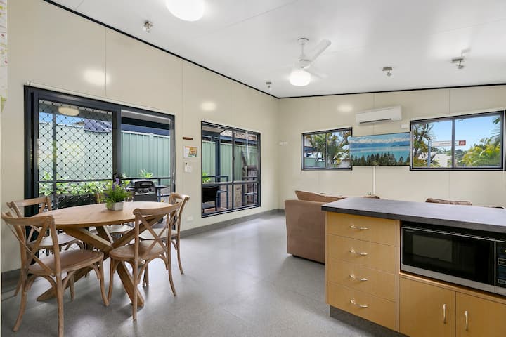 2 Bedroom Superior Pet Friendly Cabin - N - Tewantin