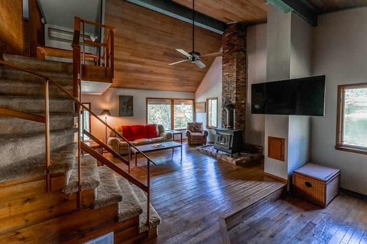 Secluded Haskill Basin Getaway - Columbia Falls, MT