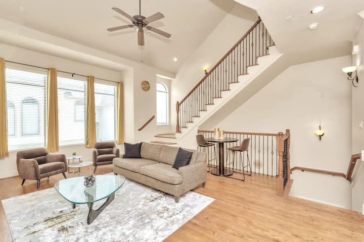 2units|20+guests|kngbed|2pools|freeparkin|uptwnhou - Houston, TX