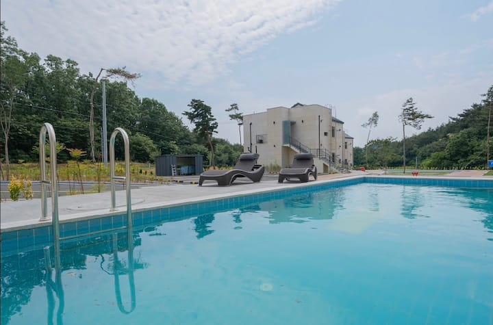 (1) 더 하우스 온 풀빌라 스위스동 Bern+luzern(스위스동 1,2층 전체) - Incheon