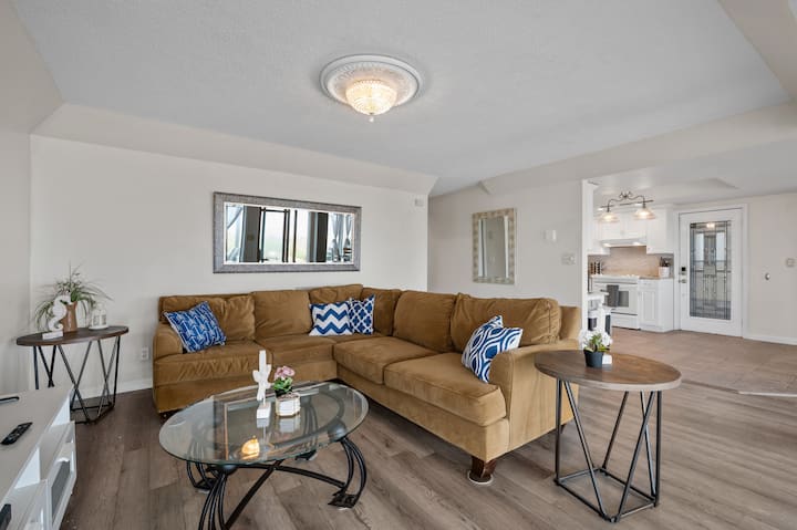 The Barefoot Bungalow-unit B-steps From The Sand! - 노퍽