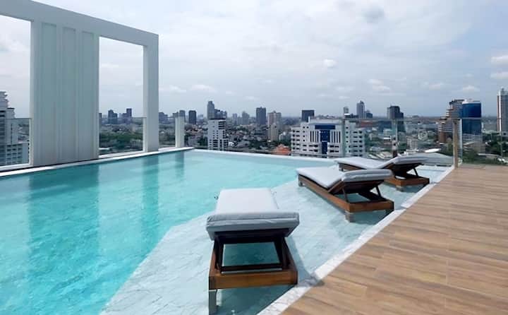 High End Large 1 Bedroom Convenient In Ekkamai - Bangkok