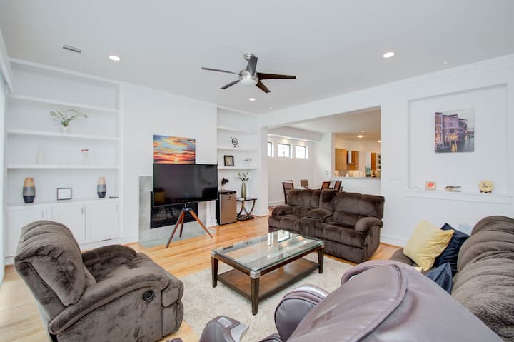 Modern Luxury Family Home In Montrose W/ Parking! - Houston