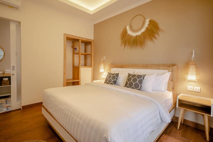 Modern Bohemian Villa 4br - Canggu