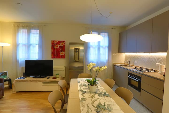 New Apartment In Modena' Heart - Modena