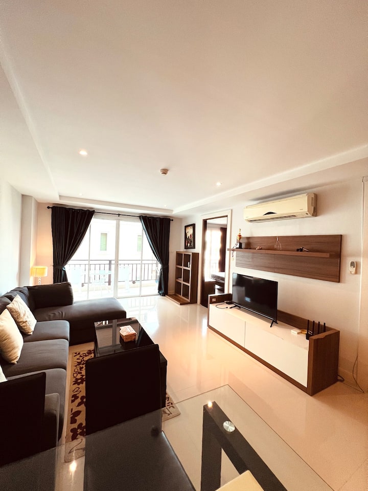 Jomtien Beach Penthouses - Pattaya City