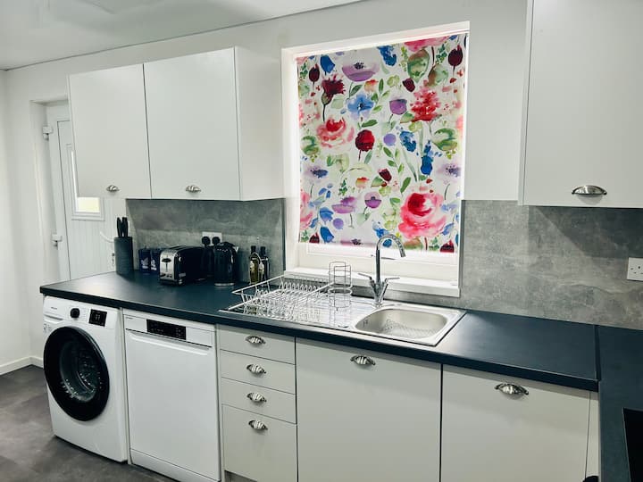 Elmbank Avenue House By Klass Living Uddingston - Hamilton, UK