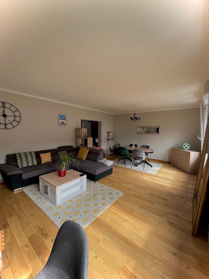 Appartement Hyper Centre + Parking Cour Intérieure - Groix