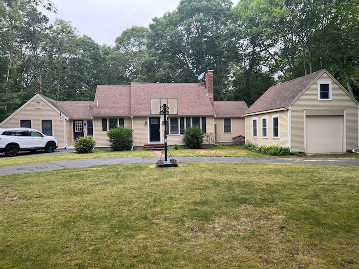 Quiet Home In Marstons Mills - Barnstable, MA