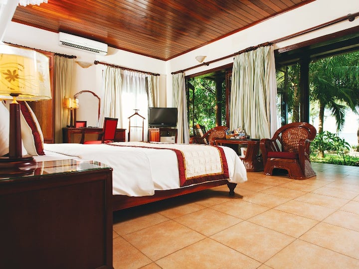 Onebedroom Beachfront Villa - Lăng Cô