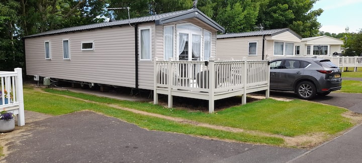 Luxury Modern Caravan By The Beach - North Berwick