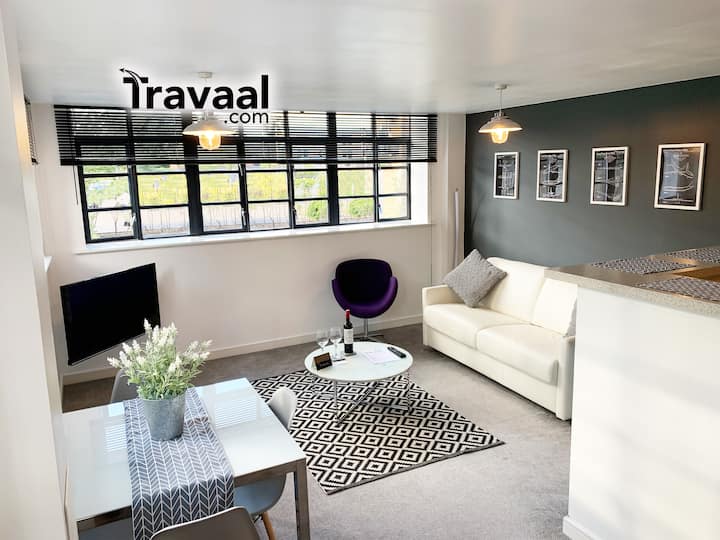 2 Bedroom - Duplex Apartment's - Farnham