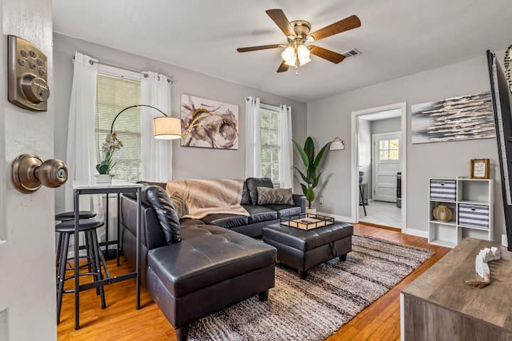 East Hill Retreat Near Beaches & Downtown - Pensacola, FL