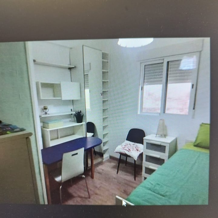 Habitación Individual Equipada - Tarragona