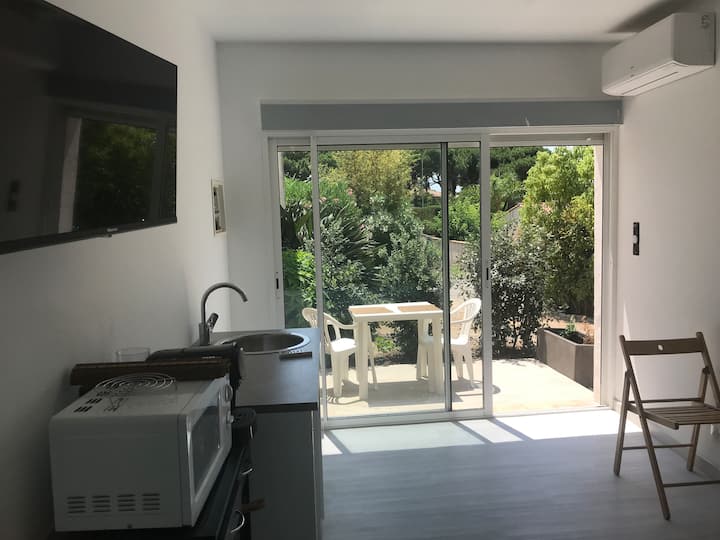 Studio Avec Jardin En Centre Ville - Sainte-Maxime