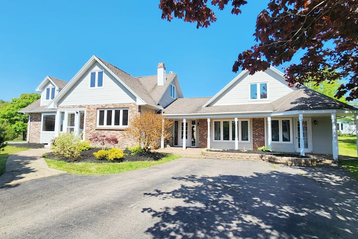 Nautical Glass Rentals Suite 3 - Port Hawkesbury