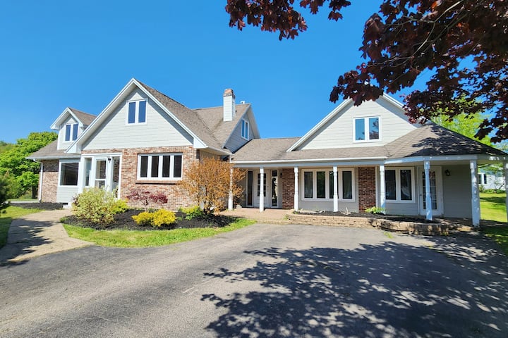 Nautical Glass Rentals Suite 2 - Port Hawkesbury