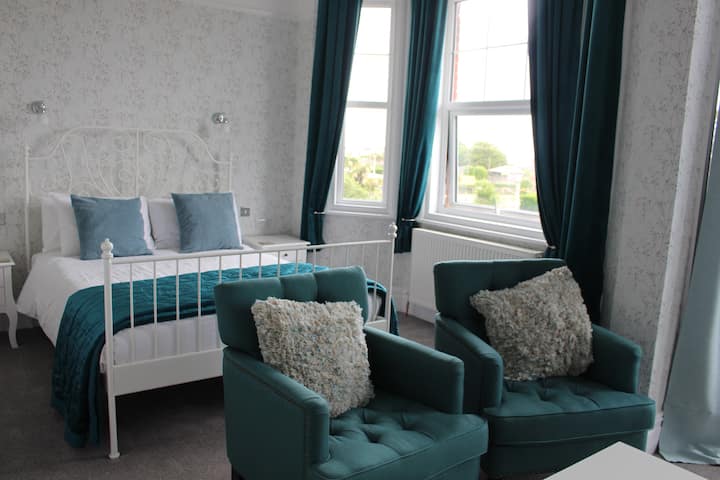King Superior Room With Balcony - Eastbourne