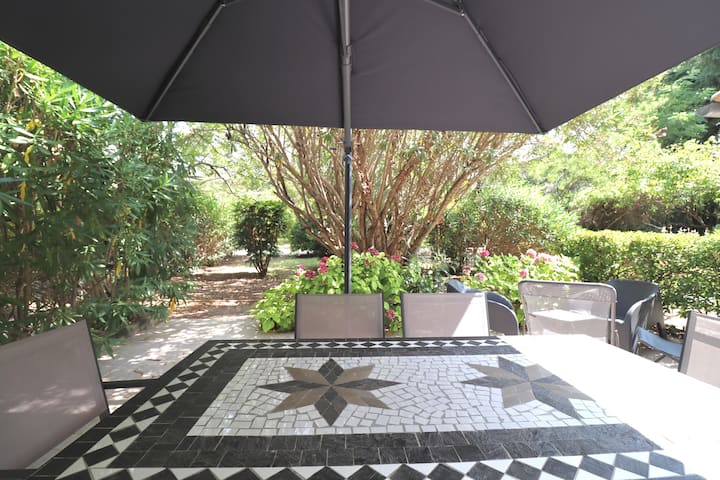 La Maison D'elise (5 Per.) Avec Piscine Et Jacuzzi - Lunel