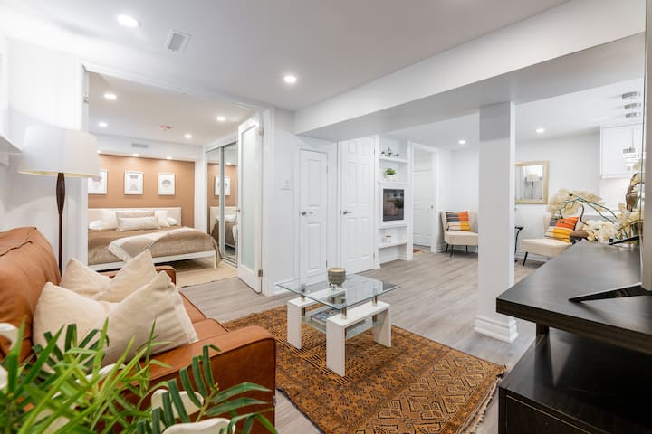 Frenchman Bay Luxury Basement - Ajax