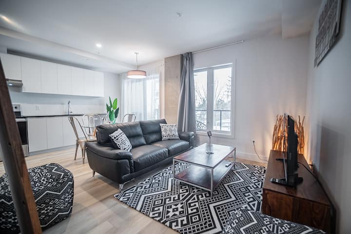 Urban 1br Oasis With Private Balcony And Gym - Lévis