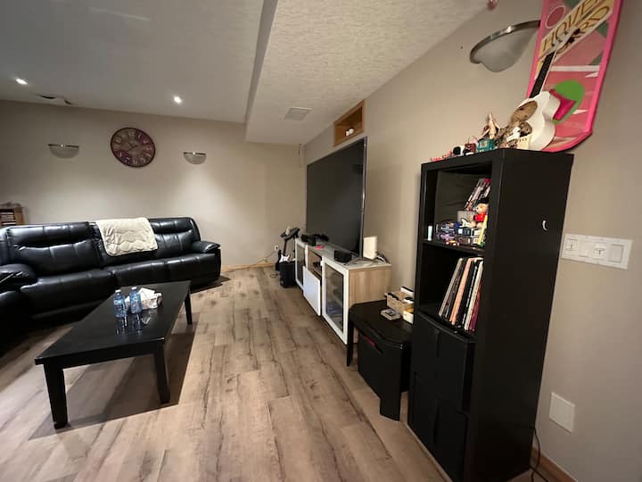 Walk Out Basement Suite - Cochrane