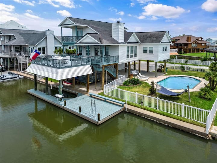 Waterfront Canal, Poolviews, Petfriendly, Golfcart - Jamaica Beach, TX