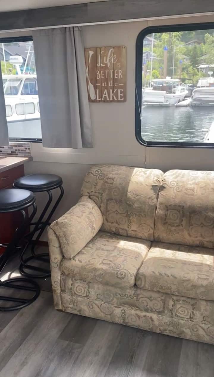 Sunseeker - Houseboat - Lake Cowichan