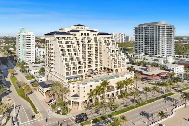 Oceanview Newly Renovated Suite - 1014 - Fort Lauderdale
