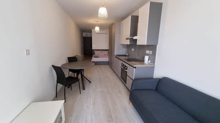Cozy & Well Located Studio - C - In Gzira - Malta