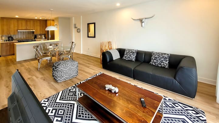 Luxe 1br With Pool And Sauna Near Quartier Dix30 - Brossard