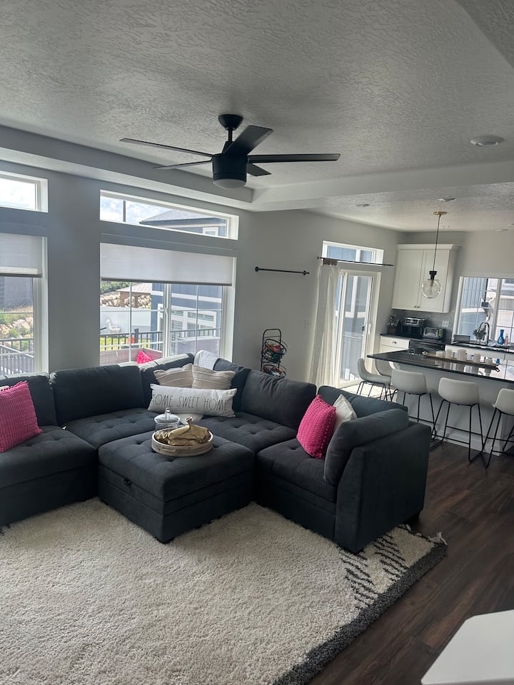 Cozy 4 Bedrooms House ! - Lehi, UT
