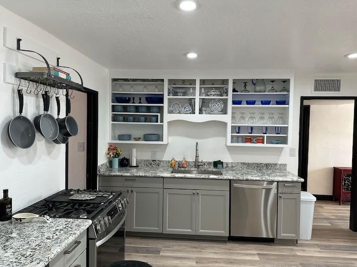 New Remodel Walk To Yrmc + 20-35% Off Discount - Yuma, AZ