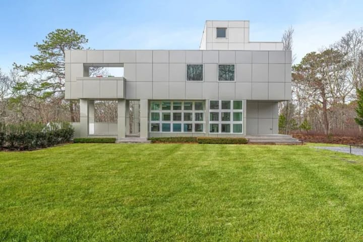 Architect's Light-filled Modern - The Hamptons, NY