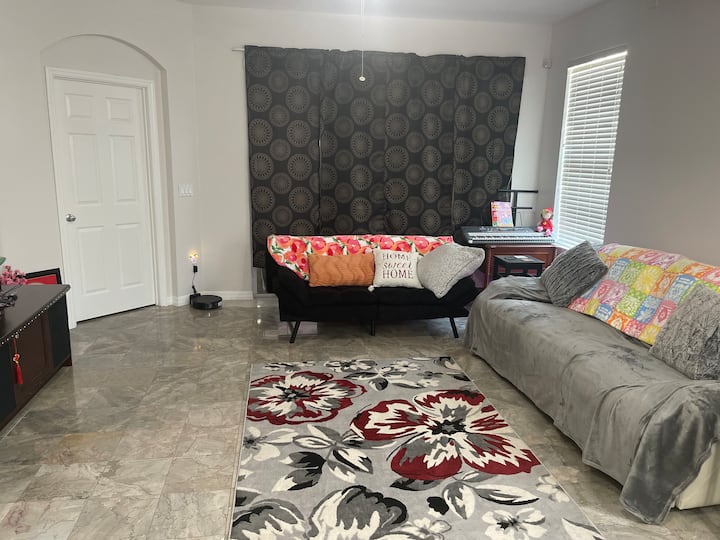 Peaceful, Quiet & Friendly Home! - Oviedo, FL