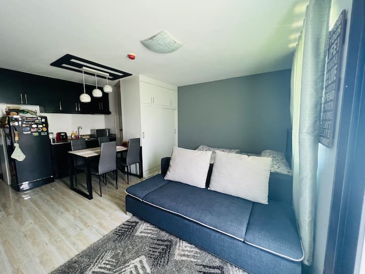 Homey Place In Alabang Muntinlupa W/ Free Parking - Muntinlupa