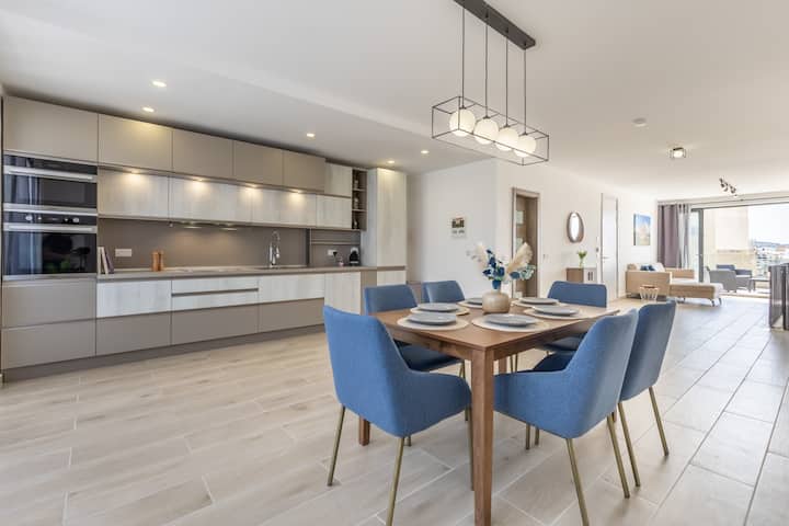 Penthouse Just Steps Away From Sea In Sliema - Malta