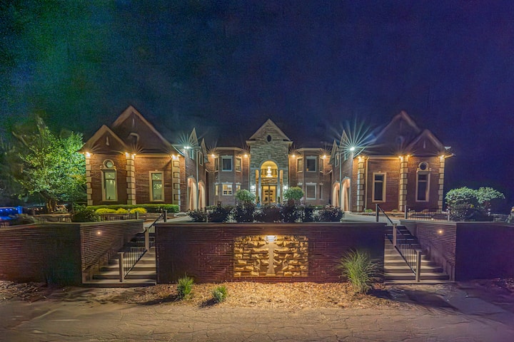 Resort Life Living On Strawberry - Brighton, MI