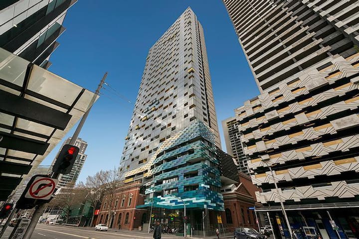 Stunning City View 2br Cbd By Readyset Apartments - Tottenham