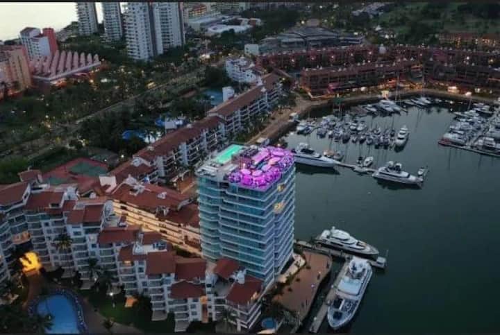 Pent-house En Edificio Náutico En Puerto Vallarta - Puerto Vallarta