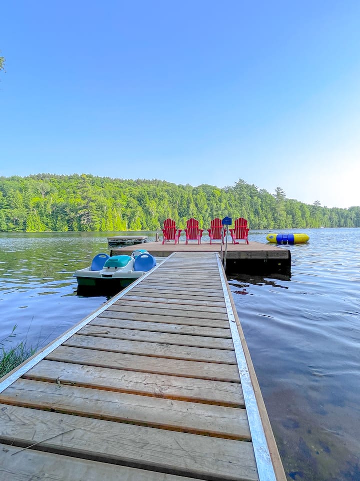 Private Lakefront Cottage, Hot Tub & Amazing Views - Kawartha Lakes