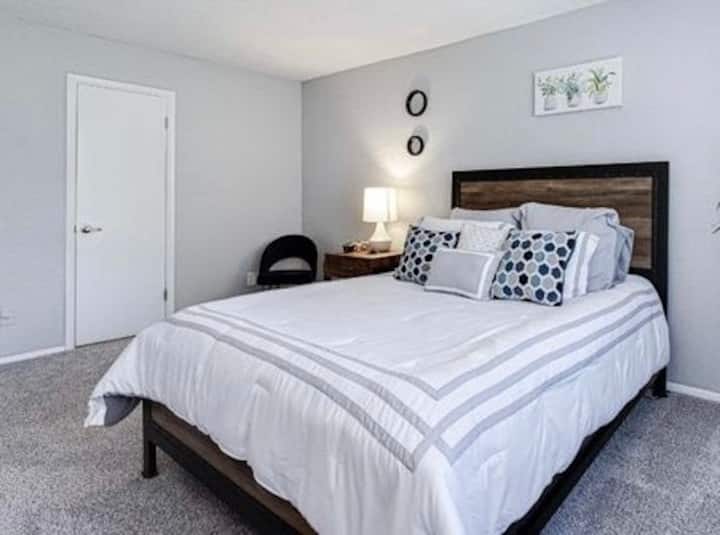 Small Townhome By The Battery/roxy Theatre - Smyrna, GA