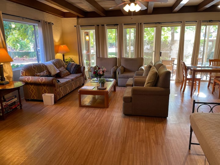 Historic Schnebly Hse Sleeps 8 - Sedona, AZ