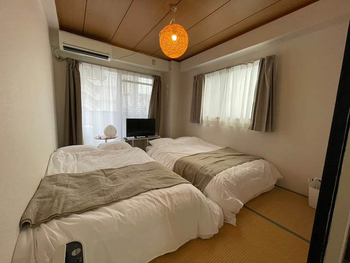 Tr32/convenient Access To Osaka's Attractions. - Kadoma