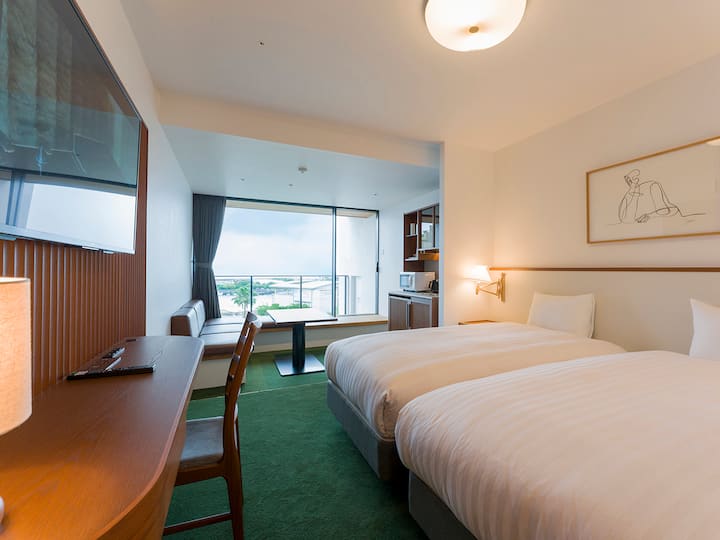 Hollywood Twin, No-pets Allowed, 1off-site Parking - Atami