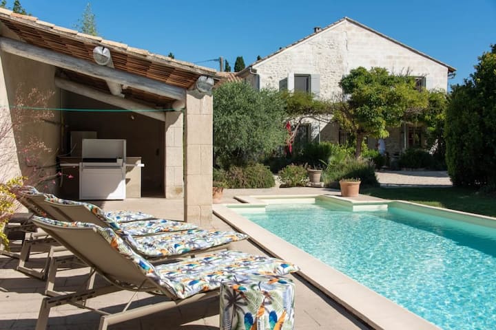 Un Mas Au Pied Des Alpilles. - Saint-Rémy-de-Provence